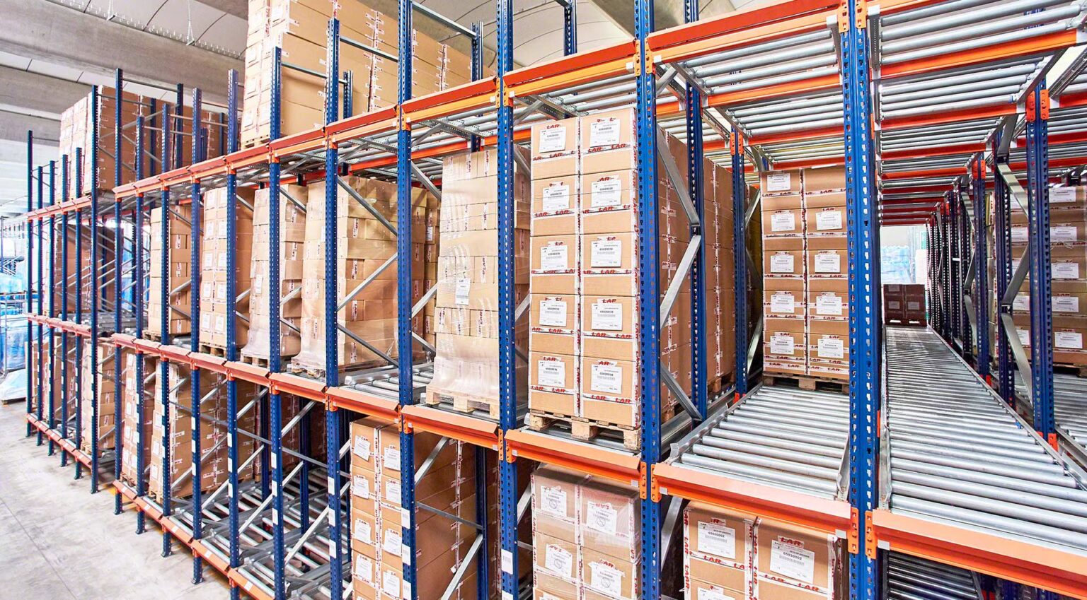Pallet Racking vs. Slotted Angle Shelving